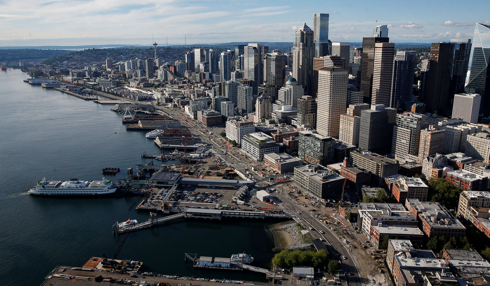 Seattle’s Super Bowl Win Contrasts with Local Economic Slowdown ...